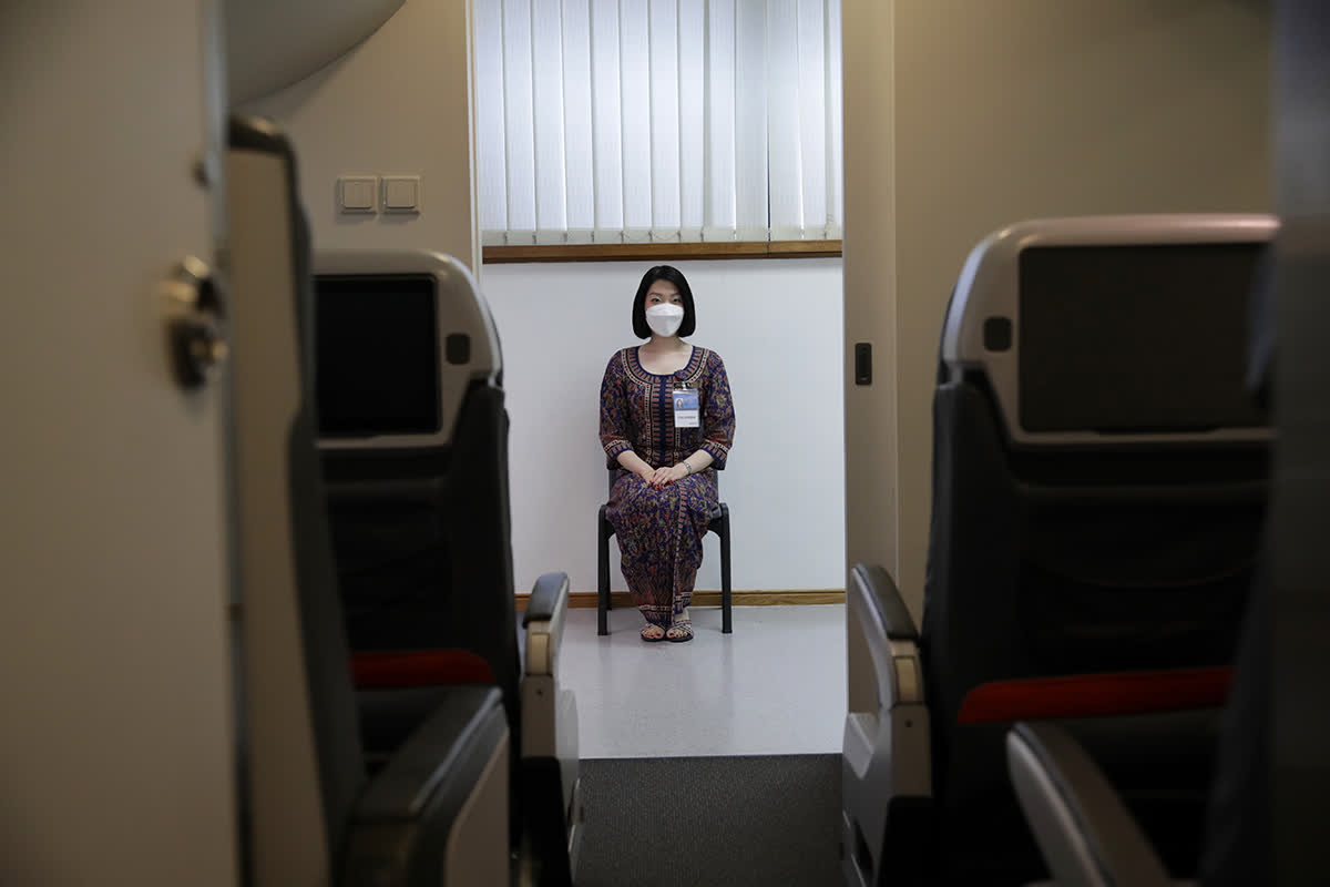 Creating an icon: What it takes to become SIA cabin crew | The Straits ...