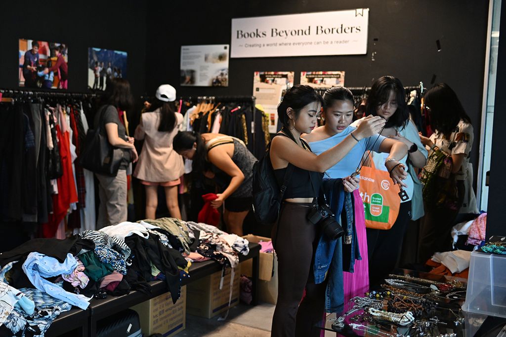 On-trend and kind to the planet: Why fashionistas are opting for old ...