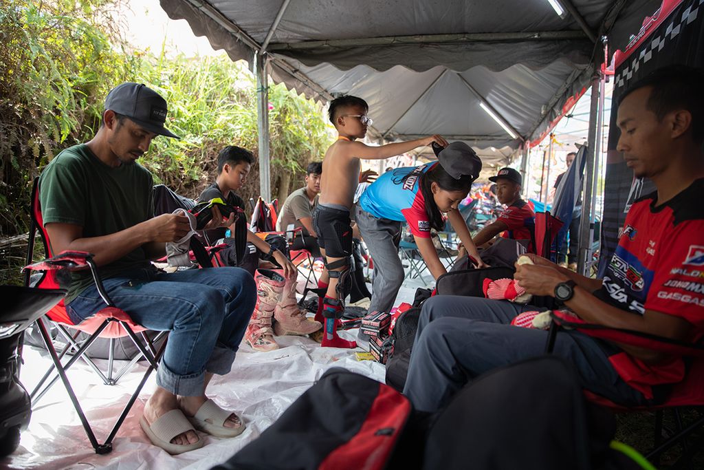 ‘Pursuing their motocross dreams across the Causeway