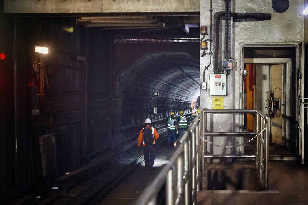 How SMRT does rail maintenance while Singapore sleeps