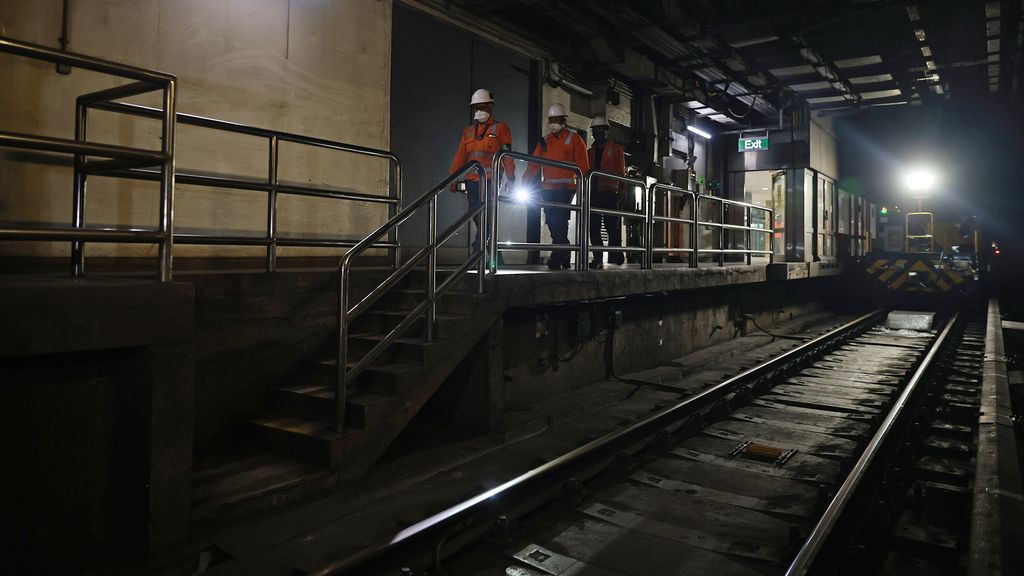 How SMRT does rail maintenance while Singapore sleeps