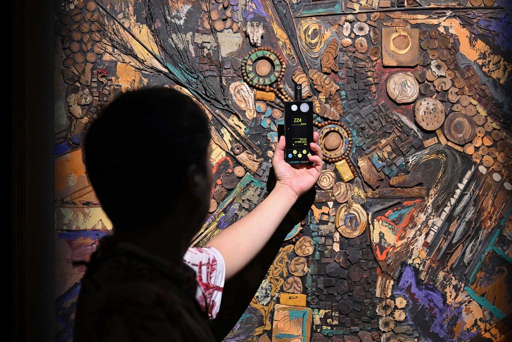 The invisible work behind making art visible