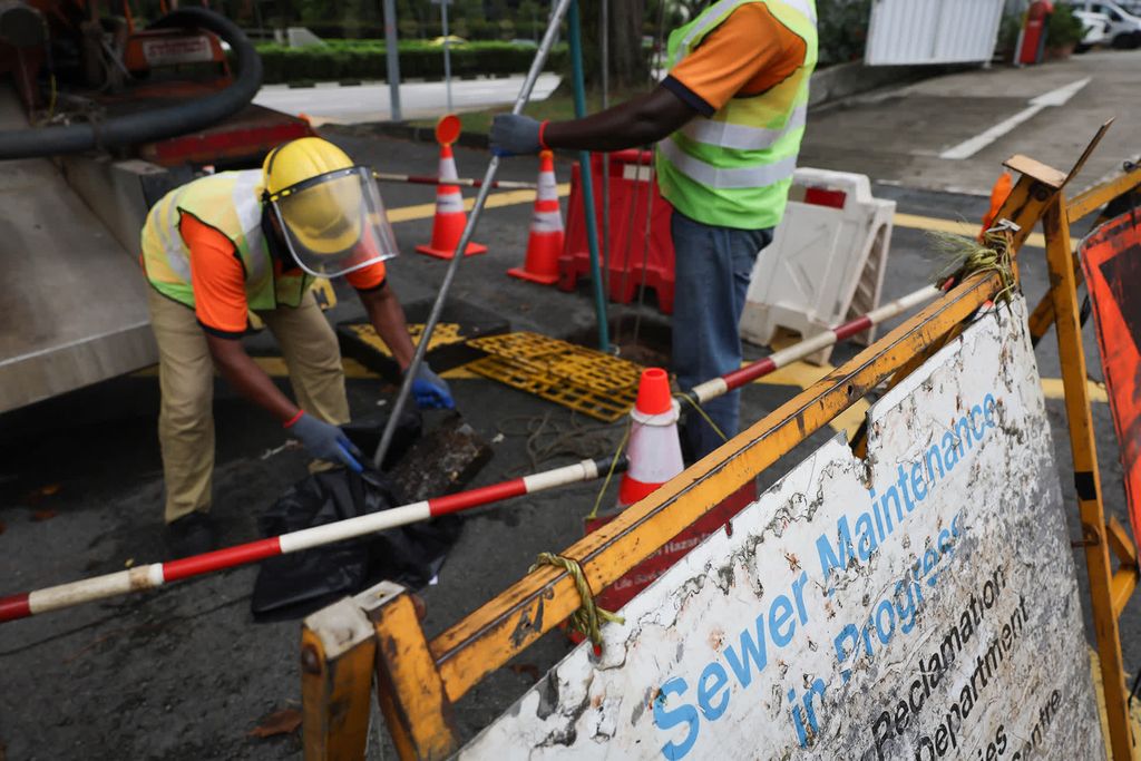 Clog busters: Meet the sewer warriors keeping Singapore choke-free