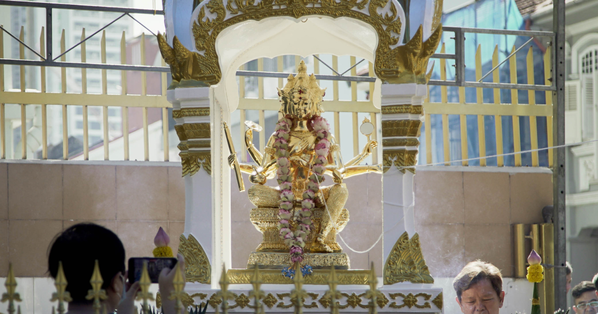 Goodbye, Golden Mile: Moving the 4-faced Buddha statue | The Straits Times