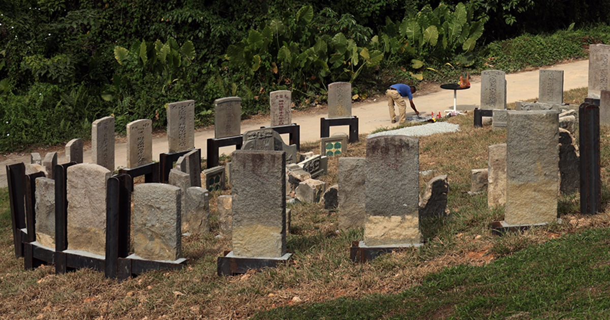 Markers of the past: Unclaimed tombstones at Bukit Brown Cemetery ...